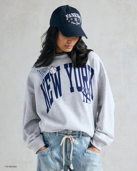 NEW ENGLAND PATRIOTS ARCHED ICON '47 OVERSIZED CREW WOMENS